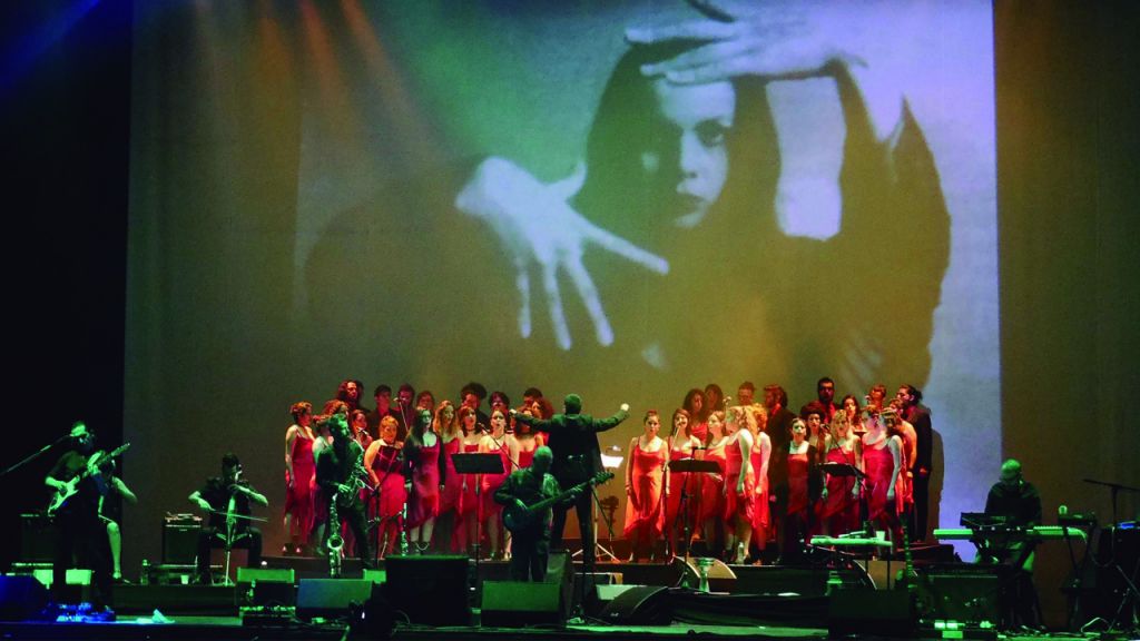 Santa Sabina exorciza Los Pinos: una proyección que revive el espíritu ...